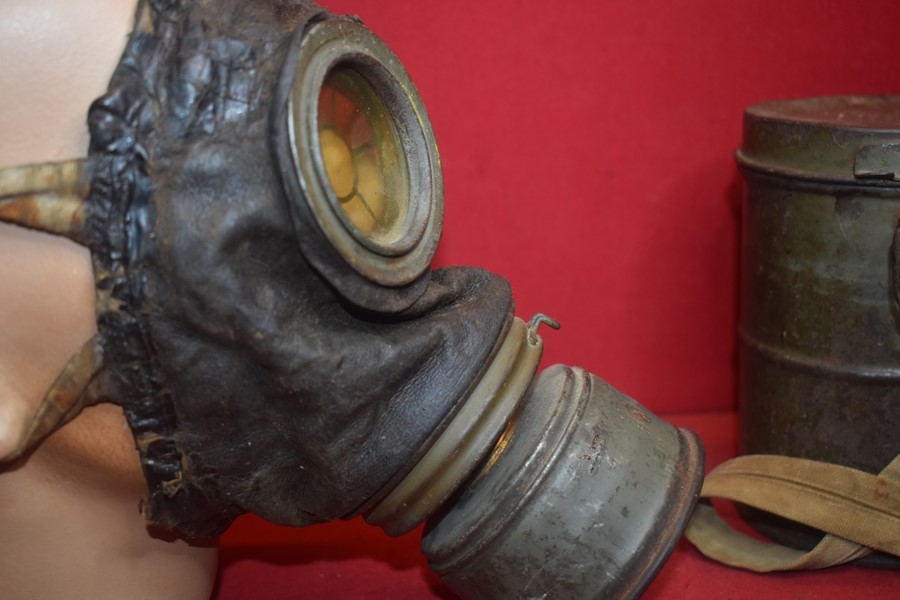 WW1 GERMAN SOLDIERS GAS MASK AND TIN WITH STRAPS