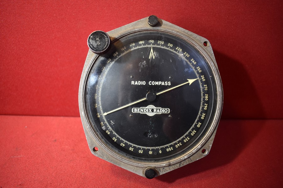 WW2 AIRCRAFT BENDIX RADIO COMPASS