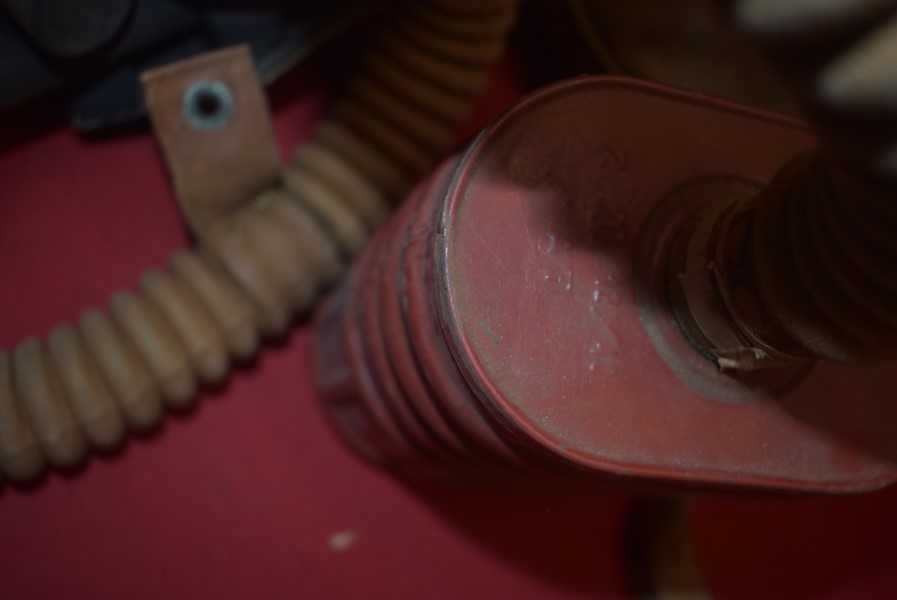 WW2 BRITISH/AUSTRALIAN GAS MASK COMPLETE IN CARRY BAG-SOLD