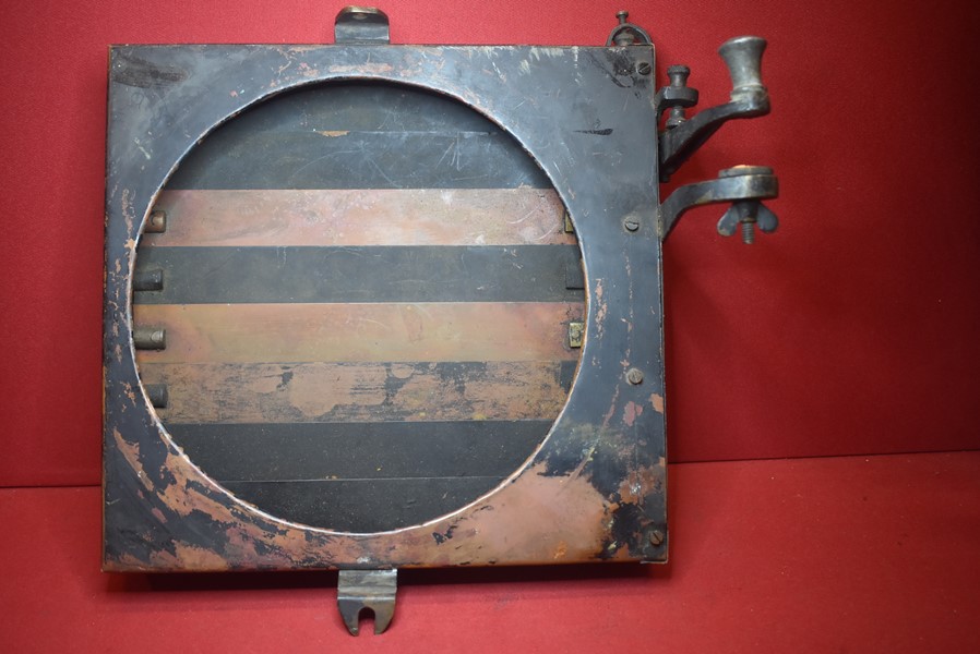 WW1/2 PERIOD NAVY MORSE CODE SIGNALLING SHUTTER