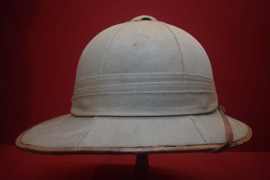 WW2 AUSTRALIAN ISSUED RAF/RAAF WOLSELEY PATTERN FOREIGN SERVICE HELMET-SOLD