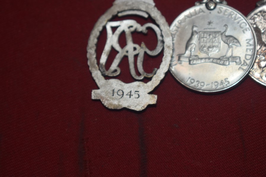 WW2 AUSTRALIAN RANVR OFFICER MEDAL GROUP-SOLD