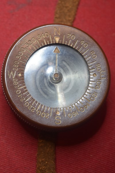 WW2 US PARATROOPERS WRIST COMPASS BY TAYLOR AS WORN ON D-DAY-SOLD