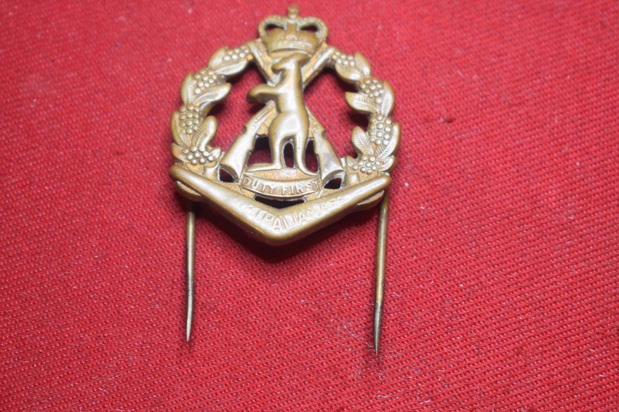 ROYAL AUSTRALIAN REGIMENT (RAR) SKIPPY HAT BADGE-SOLD