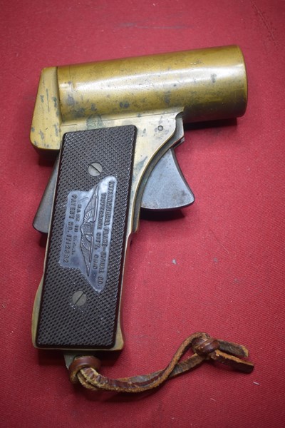 WW2 USAAF M2 FLARE PISTOL-SOLD
