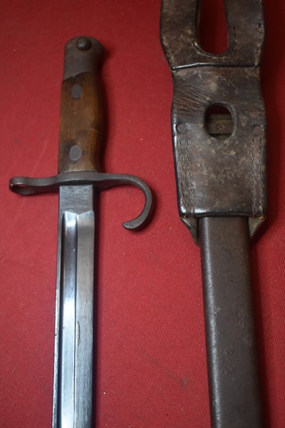 WW2 JAPANESE HOOKED QUILLON TYPE 30 BAYONET AND FROG-SOLD