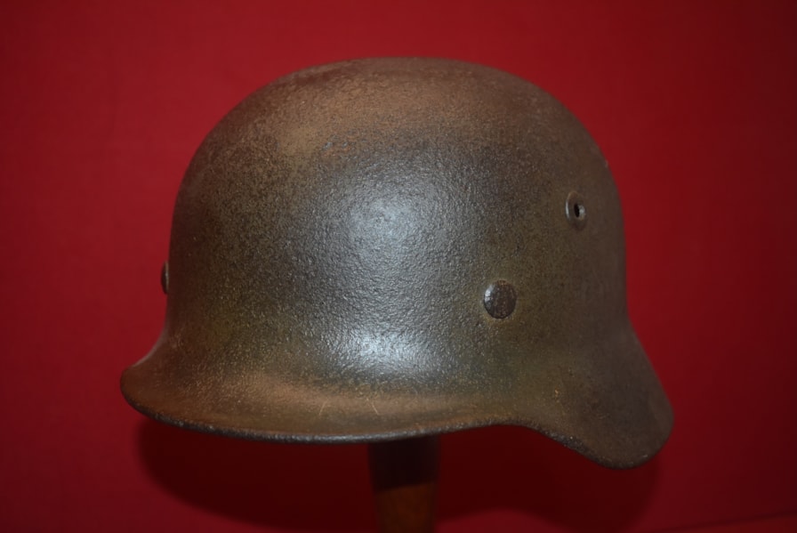RELIC WW2 GERMAN HELMET