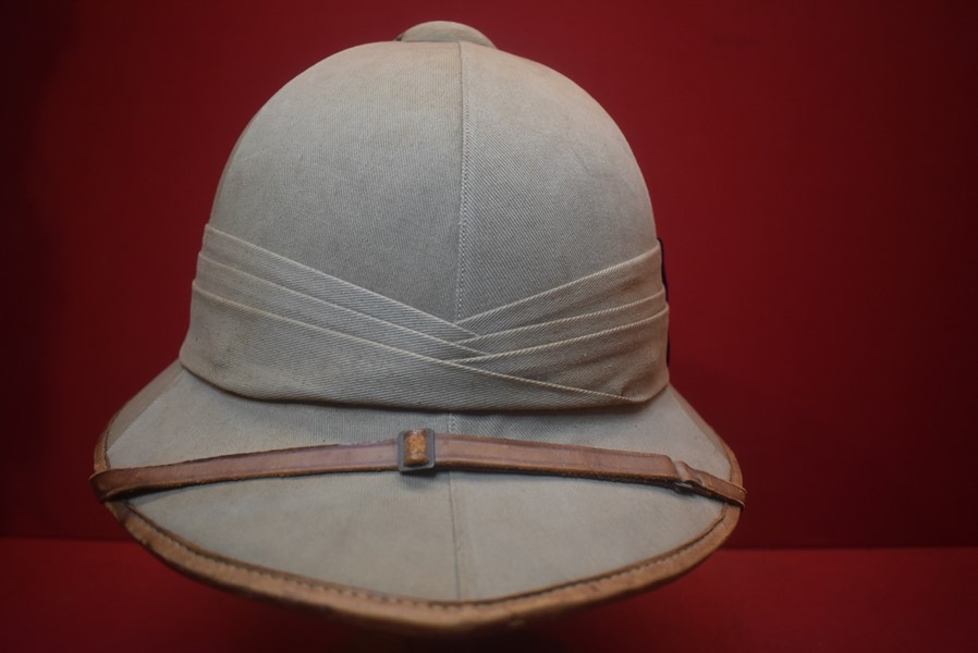 WW2 AUSTRALIAN ISSUED RAF/RAAF WOLSELEY PATTERN FOREIGN SERVICE HELMET-SOLD